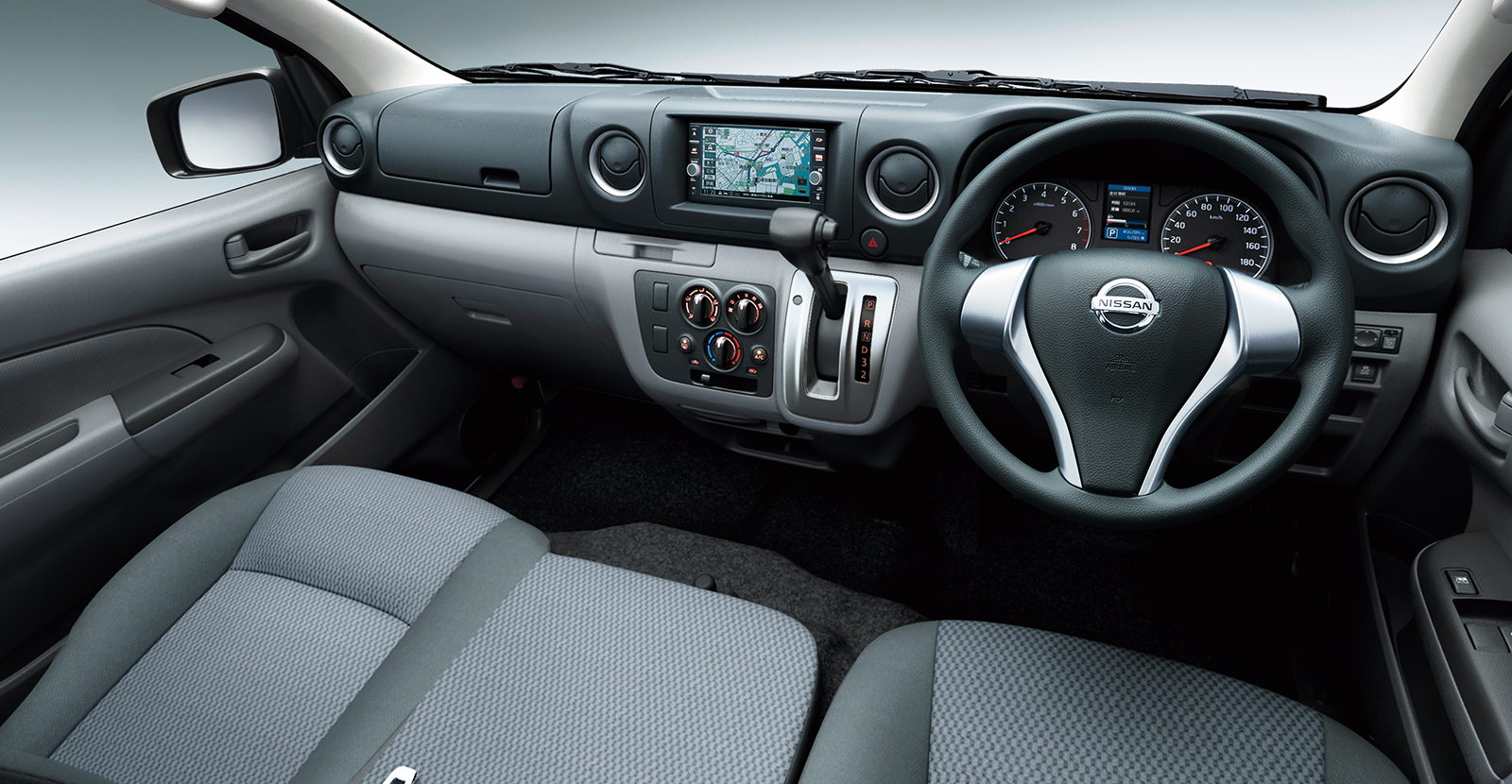 日産：NV350キャラバン [ NV350CARAVAN ] ビジネスセダン/バン | 外観・内装